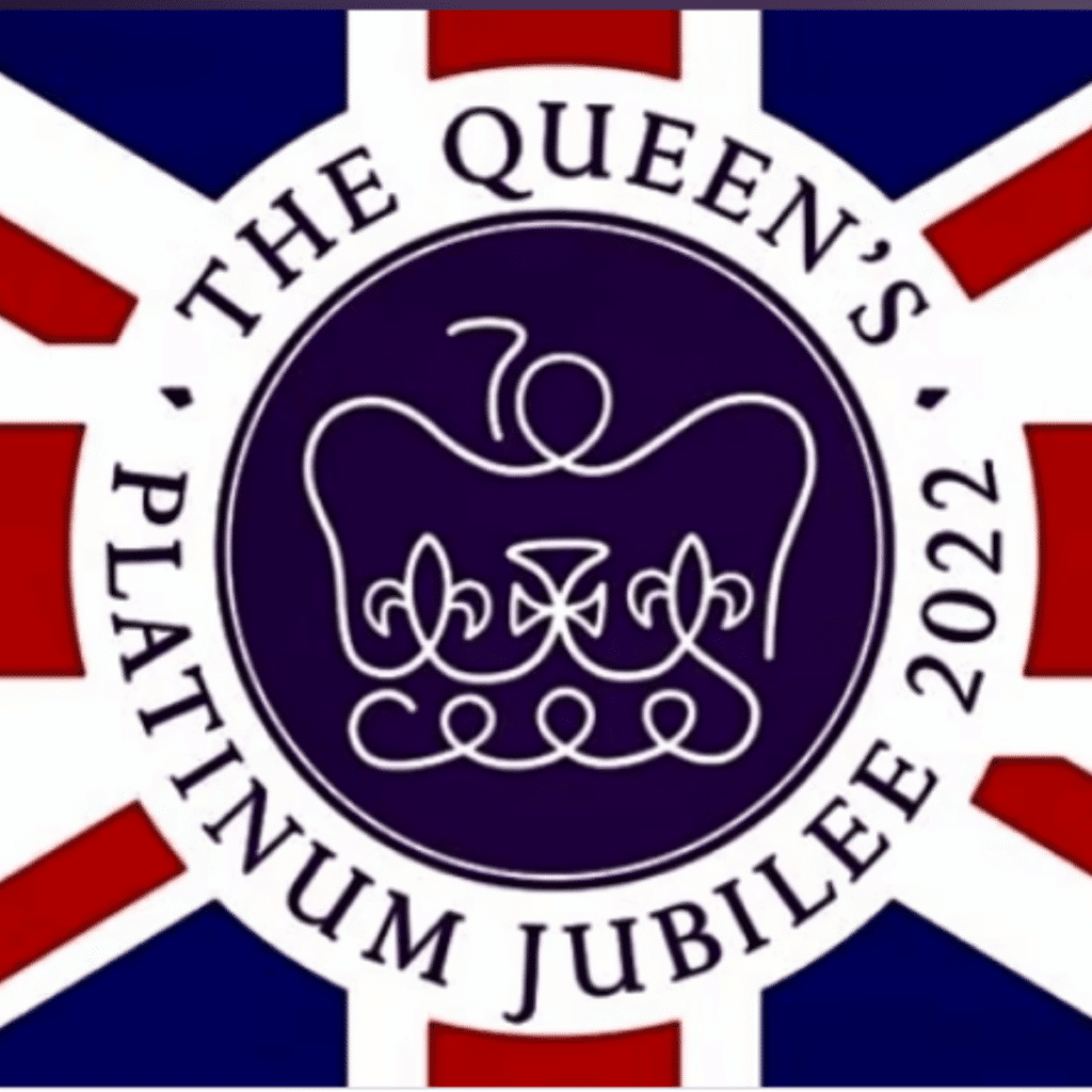 How to Celebrate the Queen's Platinum Jubilee Weekend at Home - Downton ...